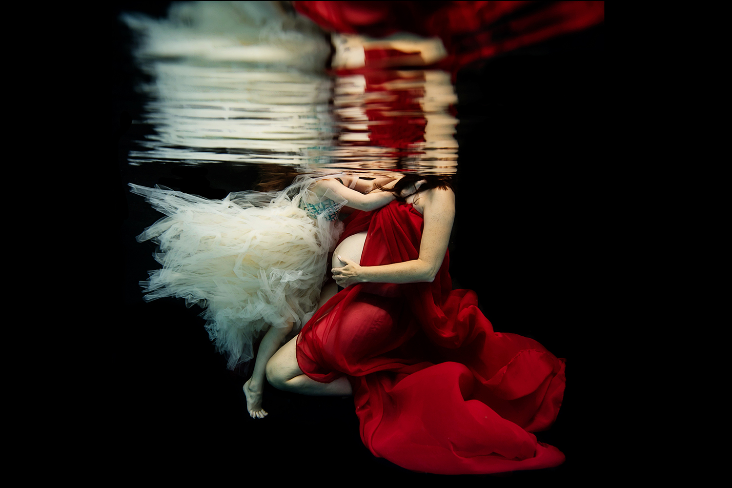 Underwater Maternity Photos: Minneapolis Photographer - emmerleeunderwater